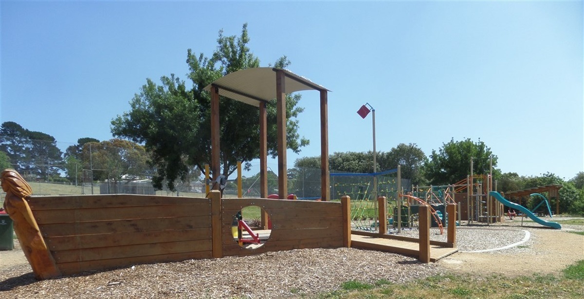 Elliminyt Memorial Park - Colac Otway Shire